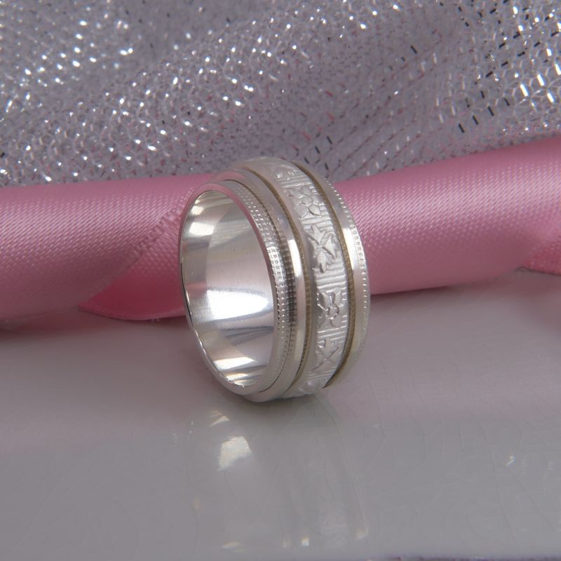 Schmuck individuell - Charakterstarke Ringe mit besonderen Oberflächen ...