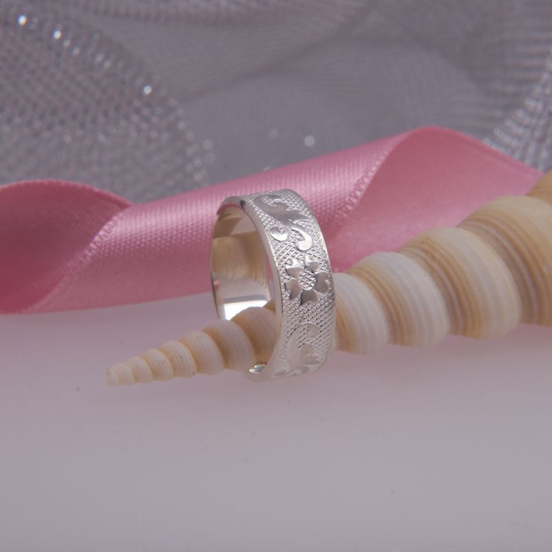 Schmuck individuell - Charakterstarke Ringe mit besonderen Oberflächen ...