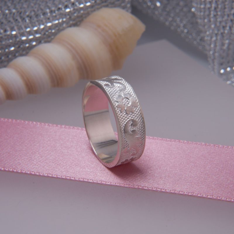 Schmuck individuell - Charakterstarke Ringe mit besonderen Oberflächen ...