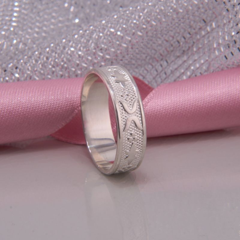 Schmuck individuell - Charakterstarke Ringe mit besonderen Oberflächen ...