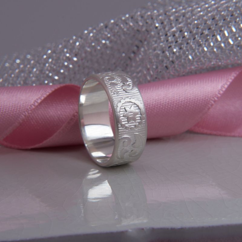 Schmuck individuell - Charakterstarke Ringe mit besonderen Oberflächen ...