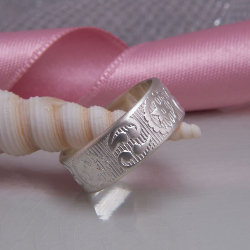 Schmuck individuell - Charakterstarke Ringe mit besonderen Oberflächen ...